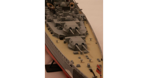 German Battleship Bismarck 1:700 Model Kit